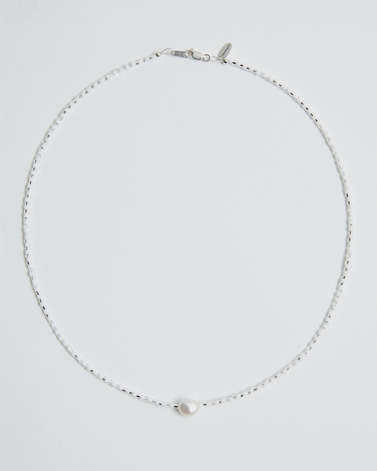 Somos Como Niños Necklace, WHITE/SILVER – SANTANGELO